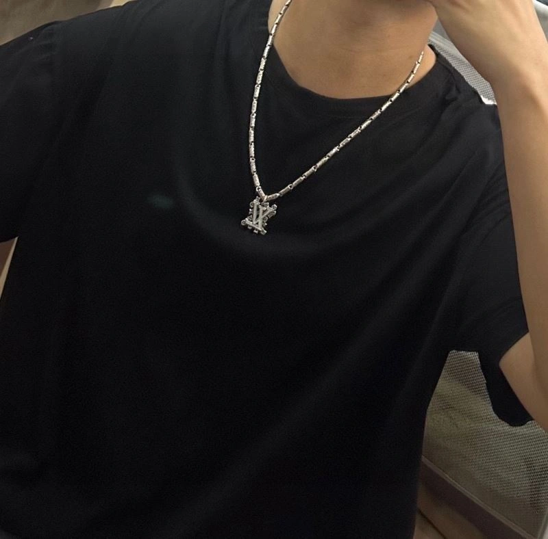 1:1 copy Louis Vuitton Necklaces
