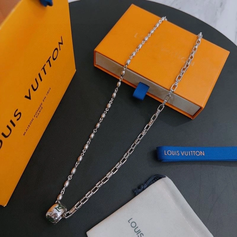 Brand-authenticated Louis Vuitton Necklaces