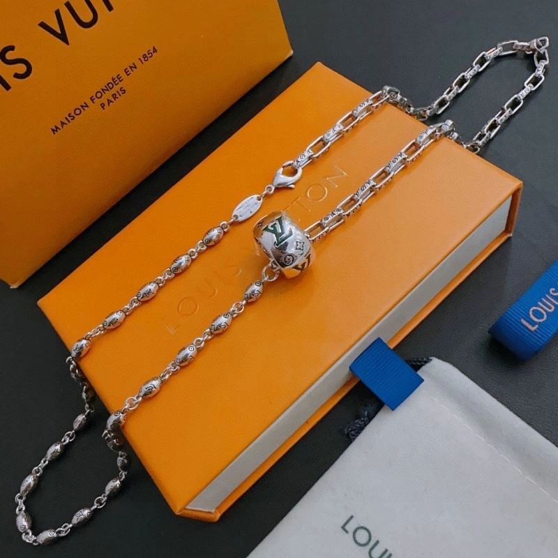 Brand-authenticated Louis Vuitton Necklaces