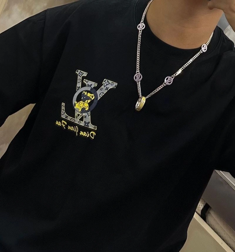 Reasonably priced Louis Vuitton Necklaces