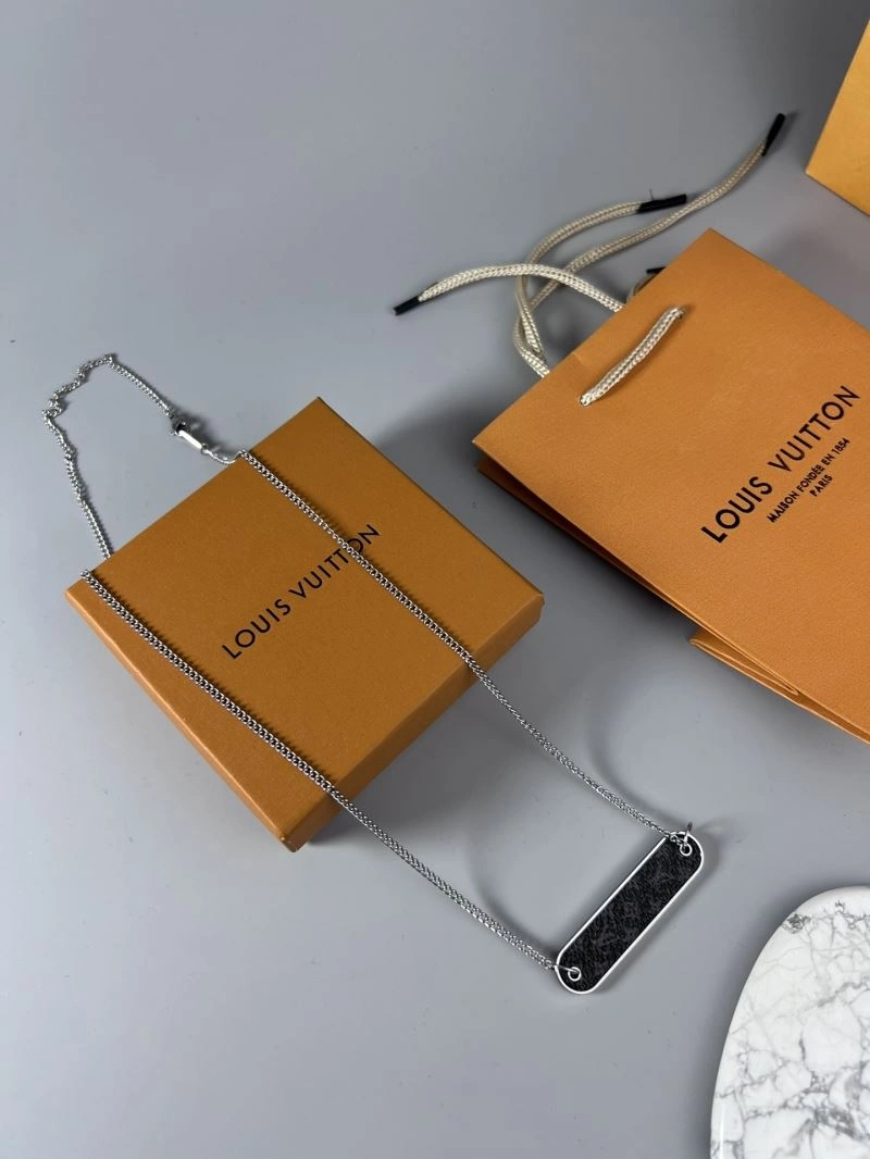Official Louis Vuitton Necklaces