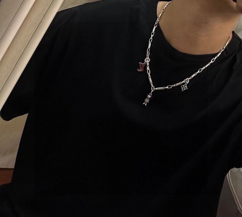 Top mirror Louis Vuitton Necklaces