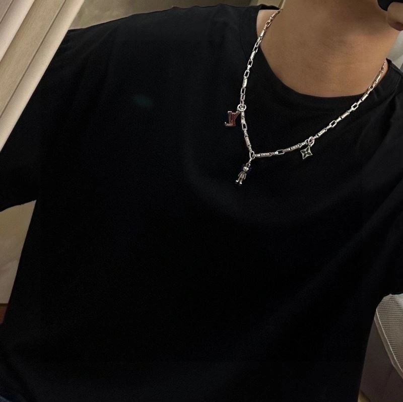 Top mirror Louis Vuitton Necklaces