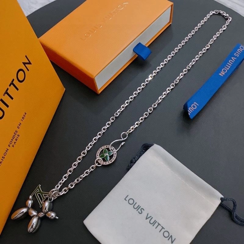 Accurate model Louis Vuitton Necklaces