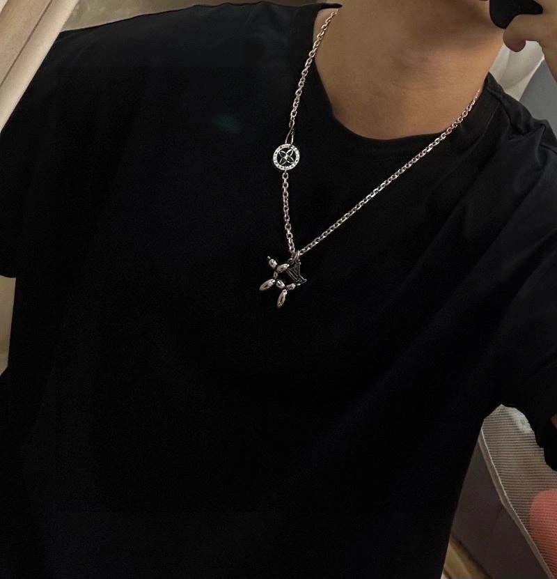 Accurate model Louis Vuitton Necklaces