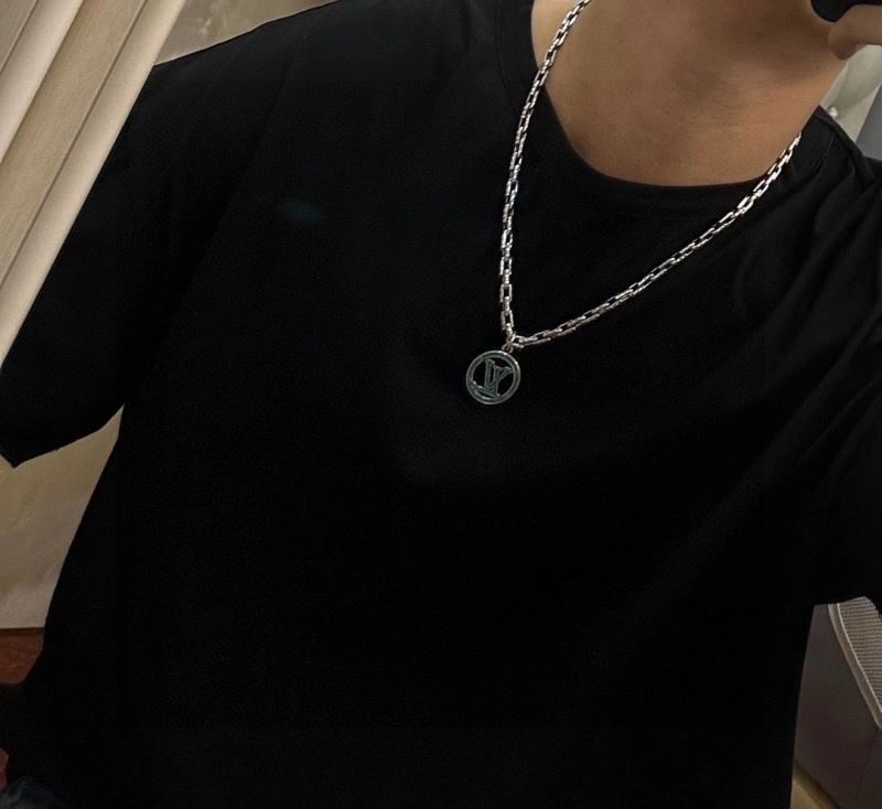 Indistinguishable Louis Vuitton Necklaces