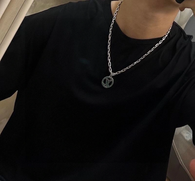 Indistinguishable Louis Vuitton Necklaces
