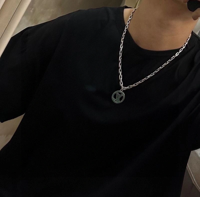 Indistinguishable Louis Vuitton Necklaces