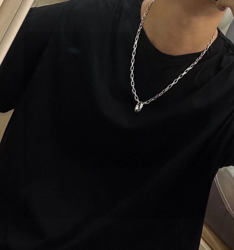 Indistinguishable Louis Vuitton Necklaces