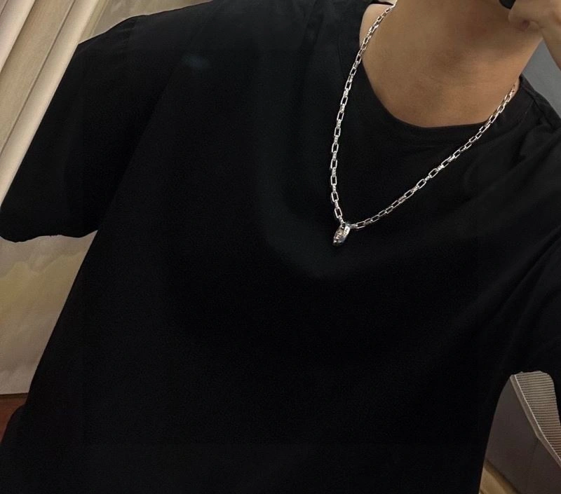 Indistinguishable Louis Vuitton Necklaces