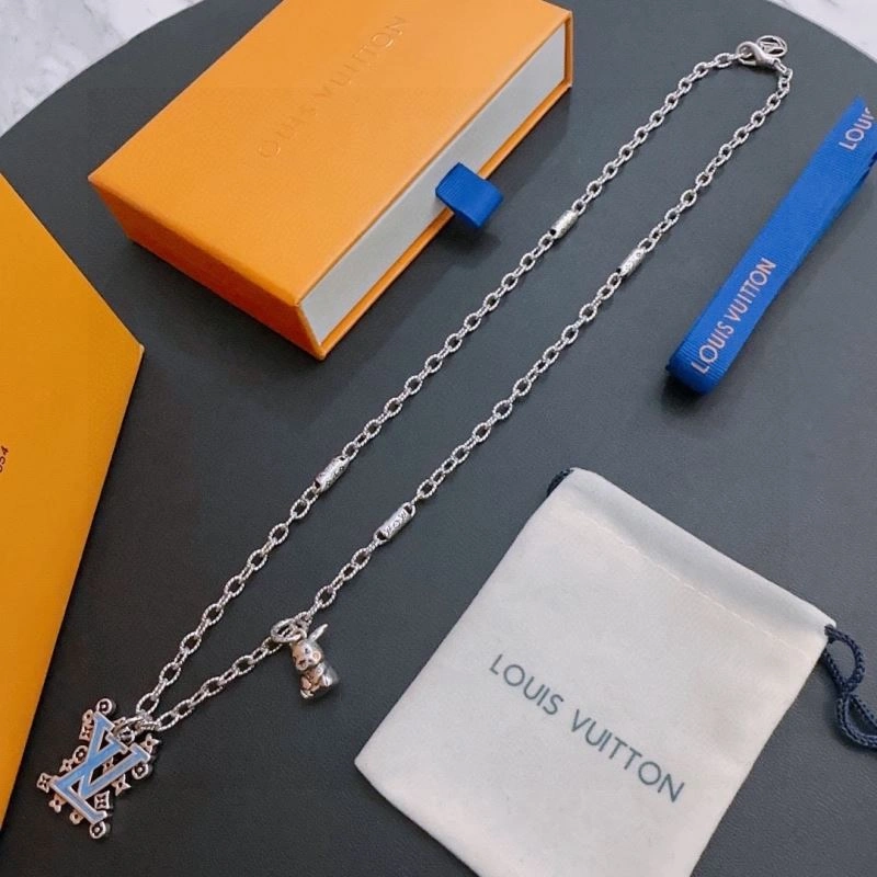 Top mirror Louis Vuitton Necklaces