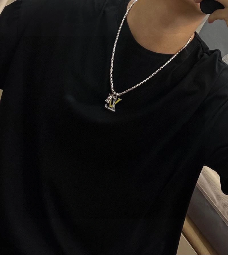 Indistinguishable Louis Vuitton Necklaces