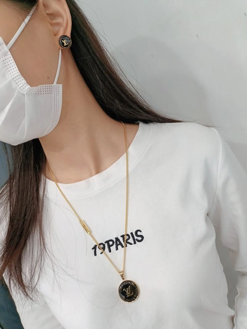 Top mirror Louis Vuitton Necklaces