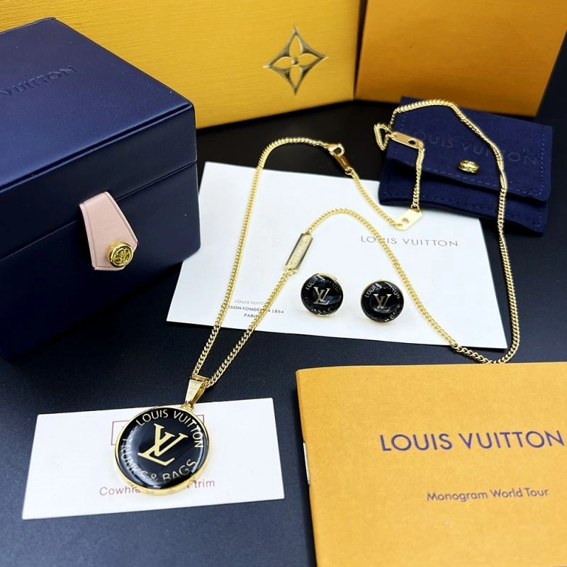 Top mirror Louis Vuitton Necklaces