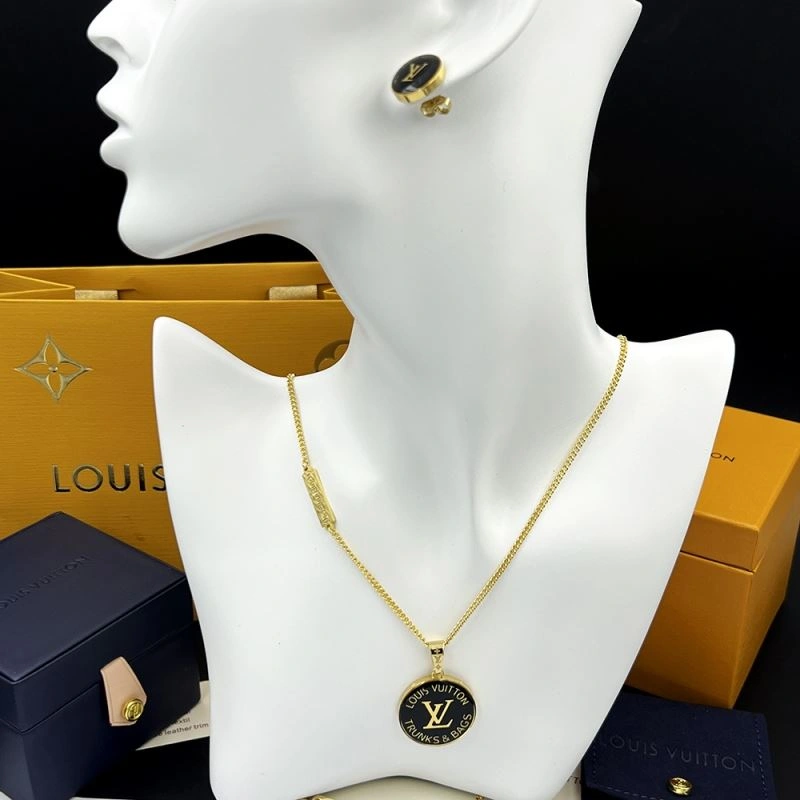 Top mirror Louis Vuitton Necklaces