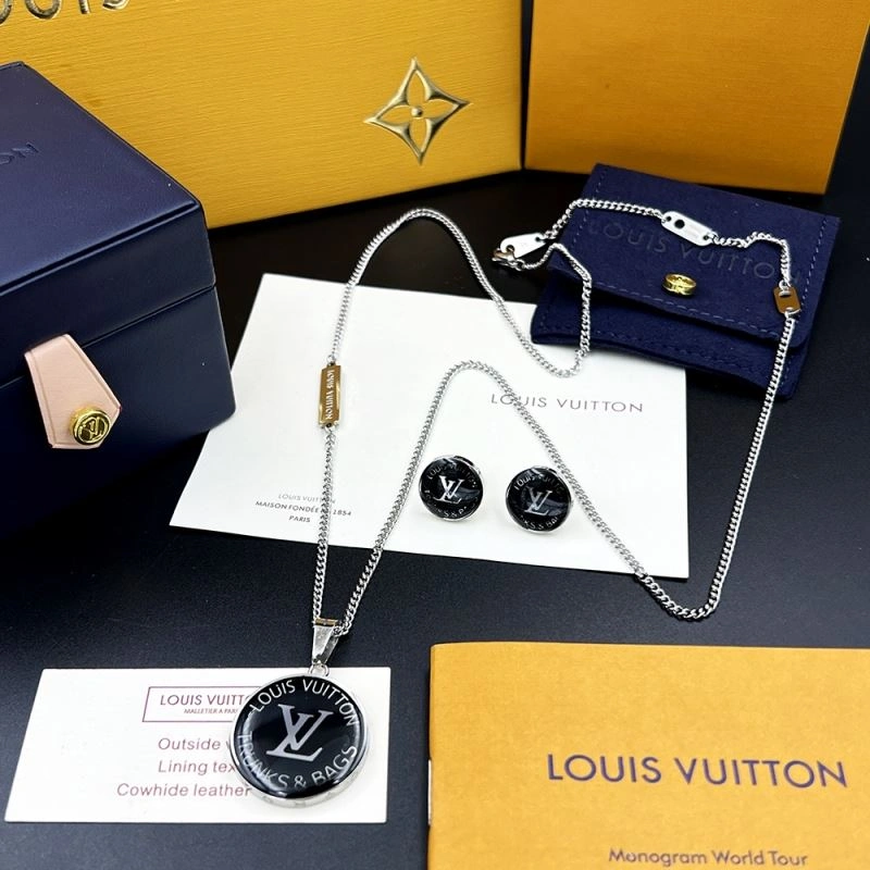 Top mirror Louis Vuitton Necklaces