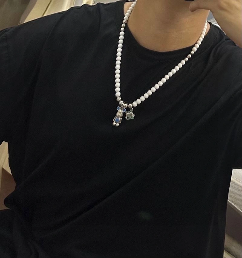Discounted Louis Vuitton Necklaces