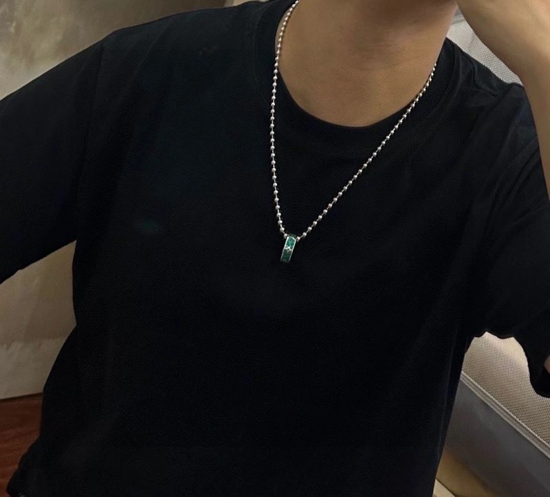 Value-priced Louis Vuitton Necklaces