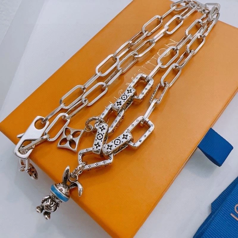Cut-rate Louis Vuitton Necklaces