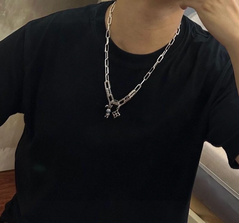 Cut-rate Louis Vuitton Necklaces