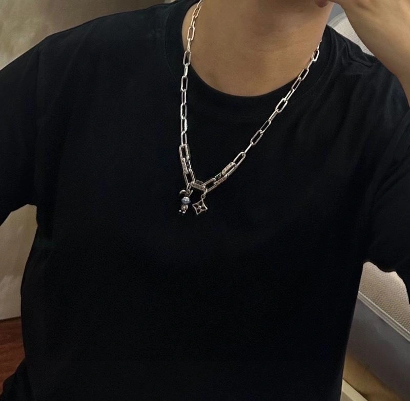 Cut-rate Louis Vuitton Necklaces
