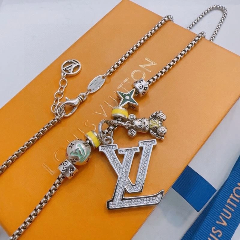 Discounted Louis Vuitton Necklaces