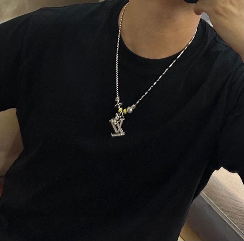 Discounted Louis Vuitton Necklaces