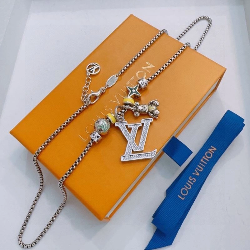 Discounted Louis Vuitton Necklaces