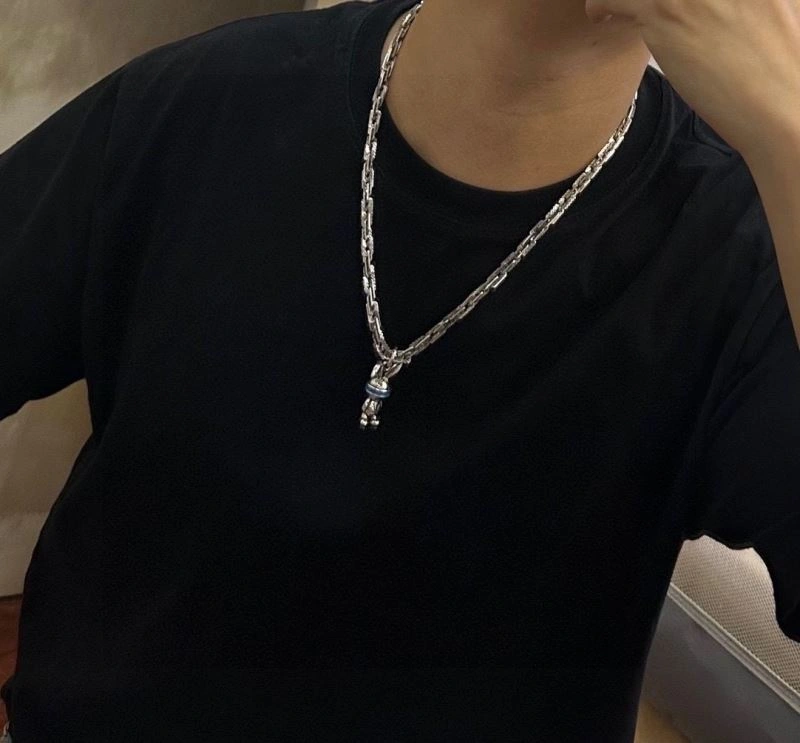 Economical Louis Vuitton Necklaces