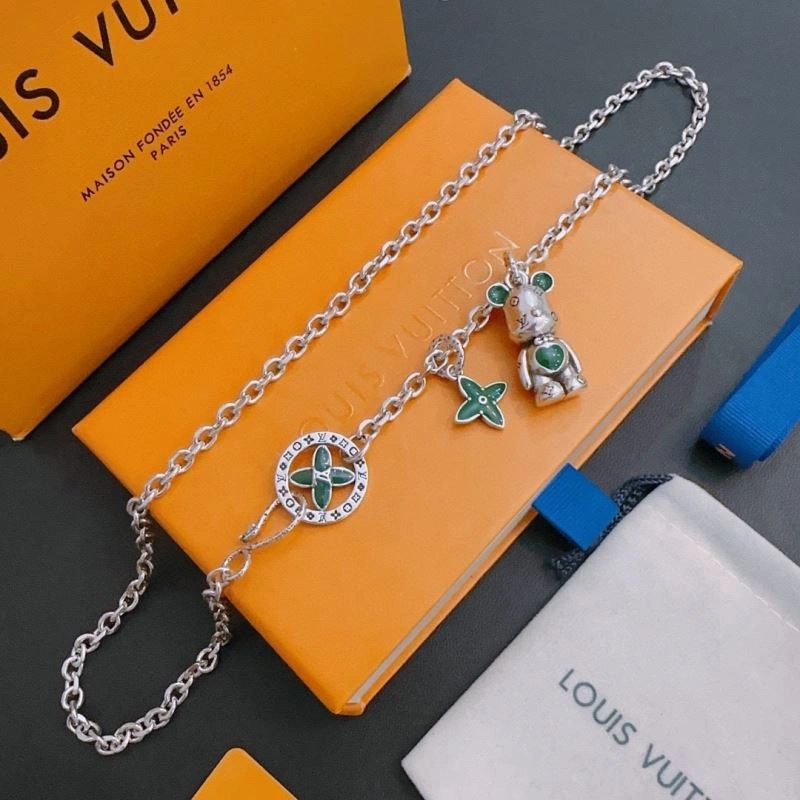 Affordable Louis Vuitton Necklaces