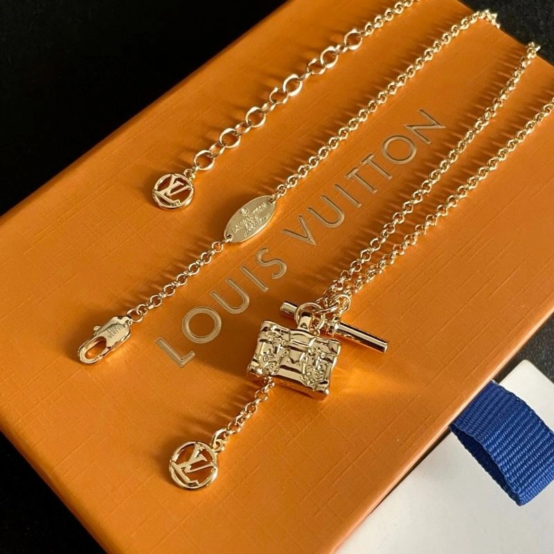 Factory-made Louis Vuitton Necklaces