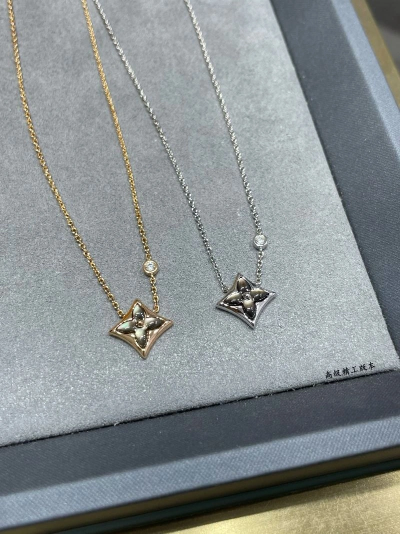 Top mirror Louis Vuitton Necklaces