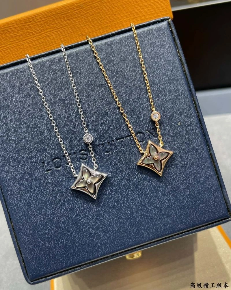 Top mirror Louis Vuitton Necklaces