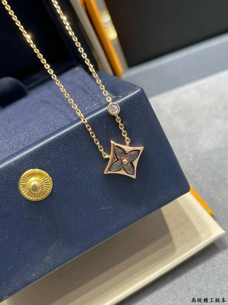 Top mirror Louis Vuitton Necklaces