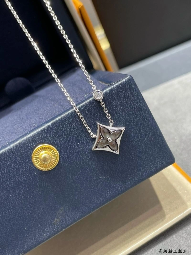 Top mirror Louis Vuitton Necklaces