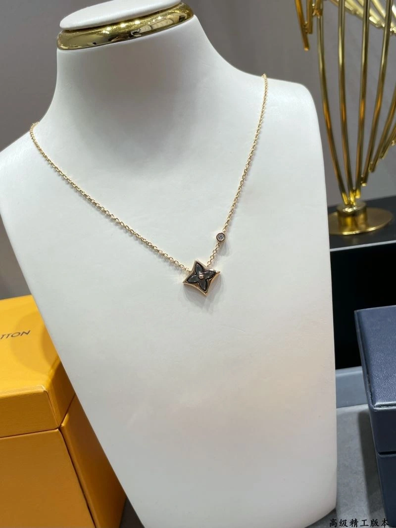 Top mirror Louis Vuitton Necklaces
