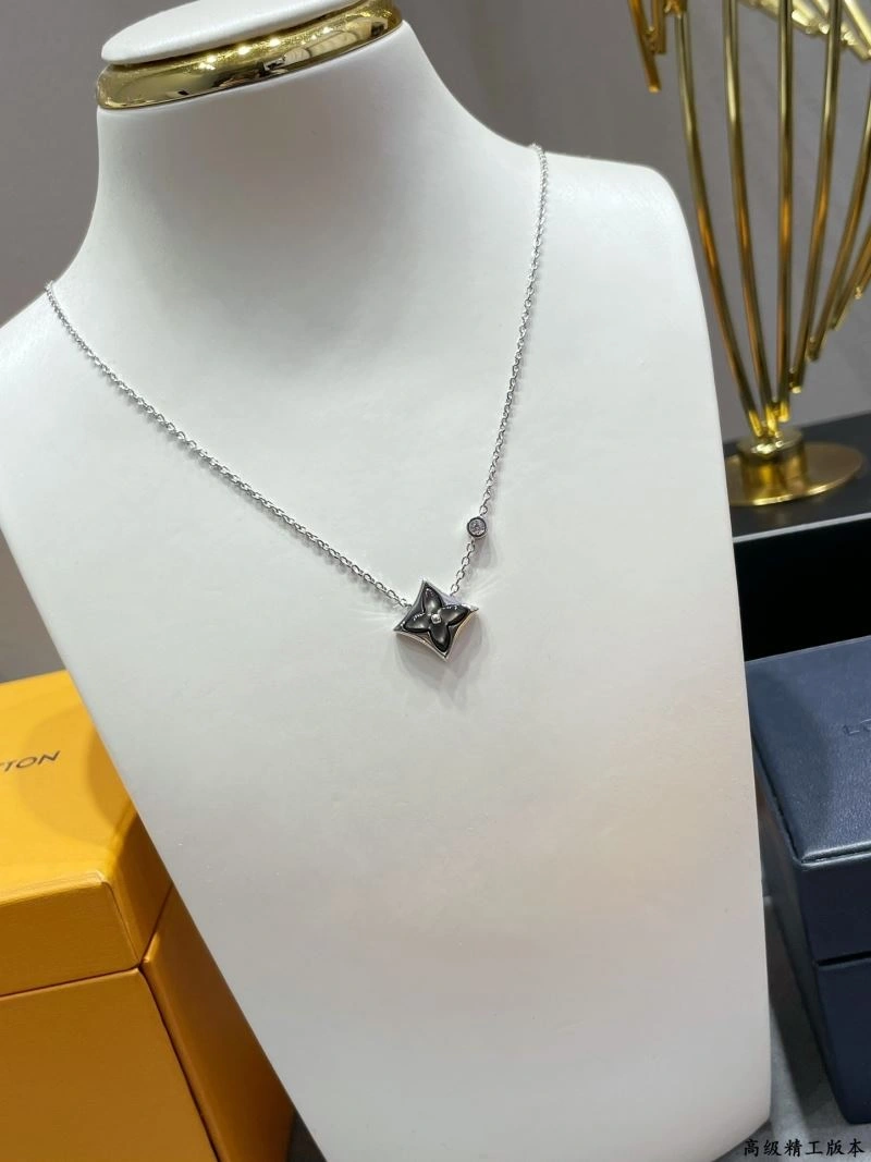 Top mirror Louis Vuitton Necklaces