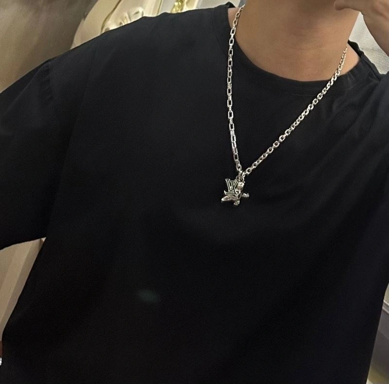 Discounted Louis Vuitton Necklaces