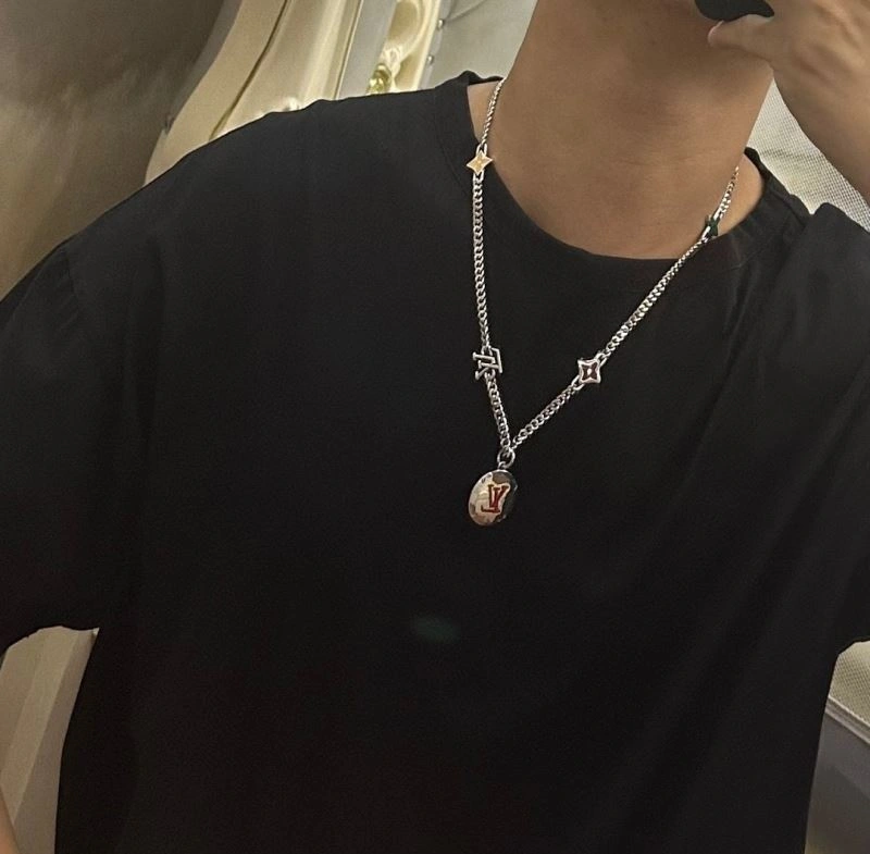Legit Louis Vuitton Necklaces