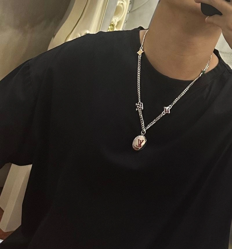 Legit Louis Vuitton Necklaces
