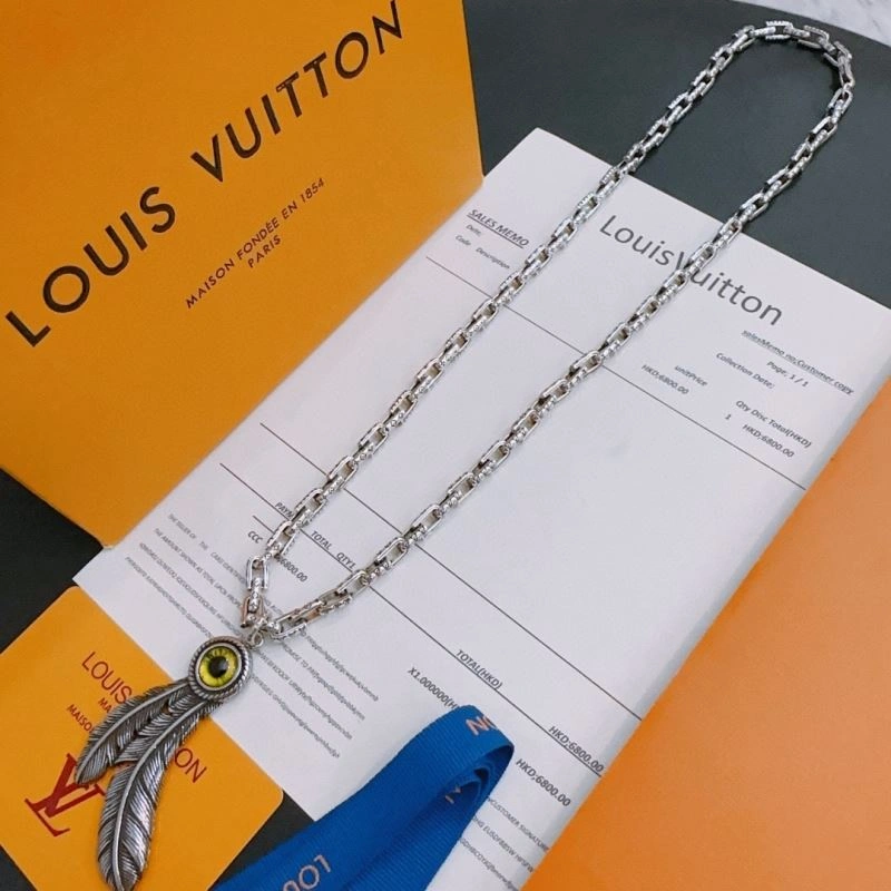 Bargain Louis Vuitton Necklaces