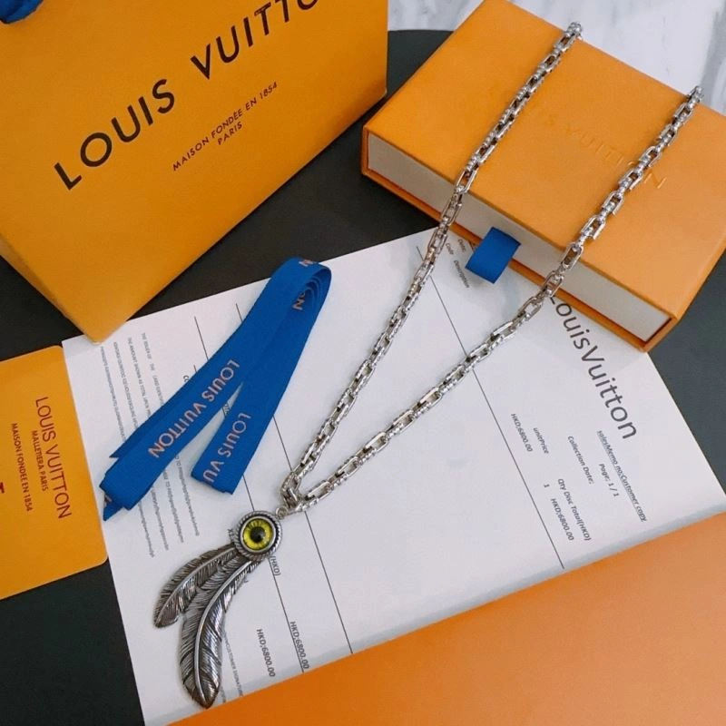 Bargain Louis Vuitton Necklaces