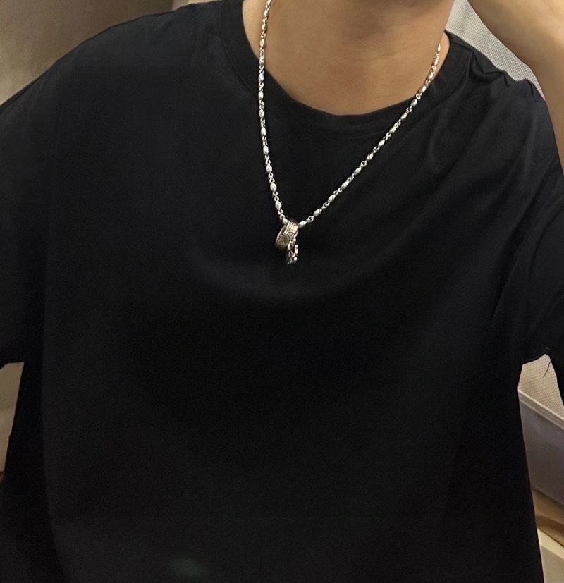 Budget-friendly Louis Vuitton Necklaces