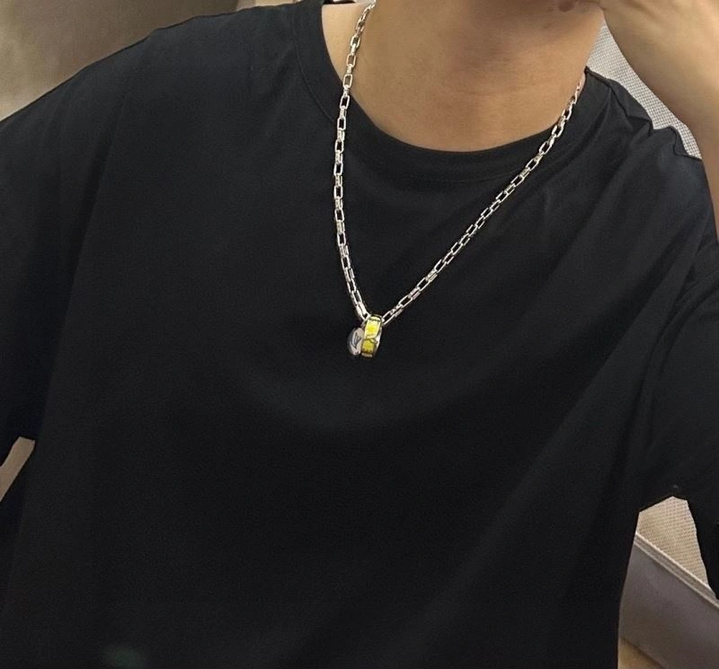Indistinguishable Louis Vuitton Necklaces