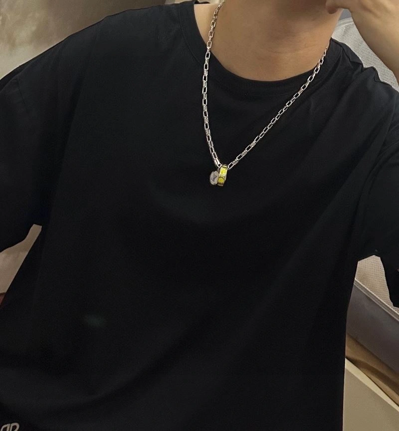Indistinguishable Louis Vuitton Necklaces