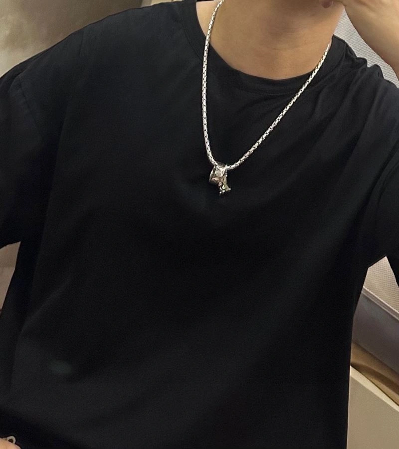 Budget-friendly Louis Vuitton Necklaces