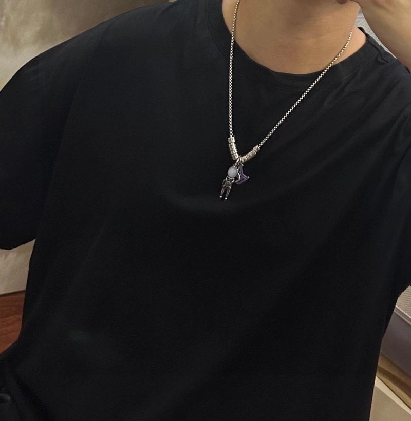 Top mirror Louis Vuitton Necklaces