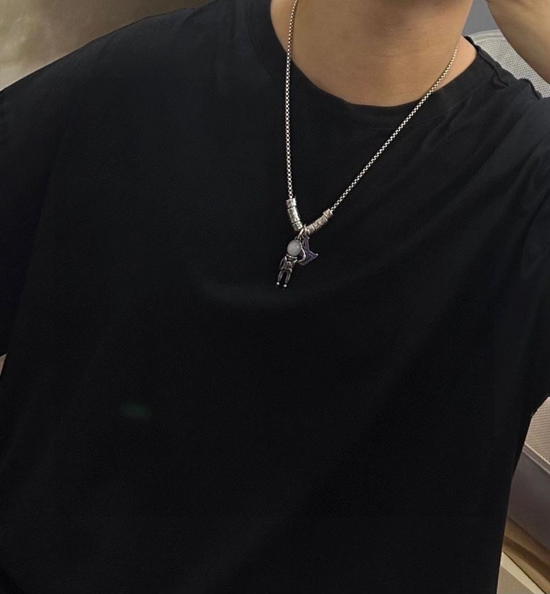 Top mirror Louis Vuitton Necklaces