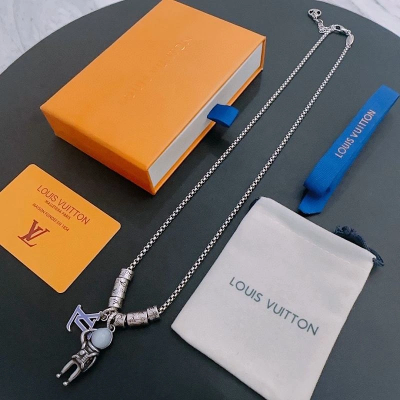 Top mirror Louis Vuitton Necklaces