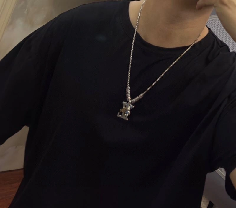 Mirror quality Louis Vuitton Necklaces